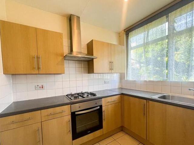 Tanner Lane, London, 2 Bedroom Flat