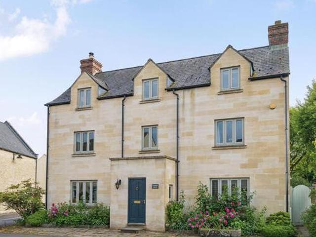 Tanners Walk, Marshfield, 5 Bedroom Detached