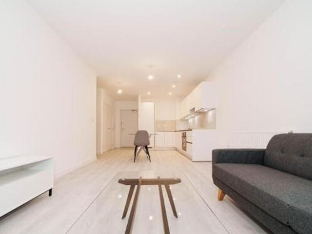 Tabbard Apartments, East Acton, 1 Bedroom Flat