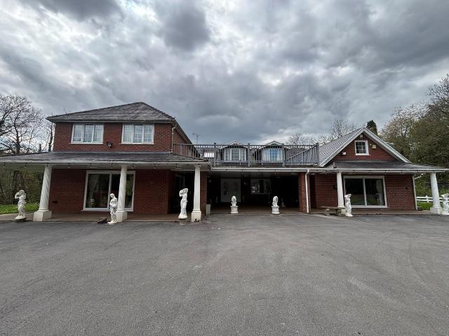 Tabernacle Road, Ammanford SA18, 6 bed detached house to rent, £2,500 pcm | PrimeLocation