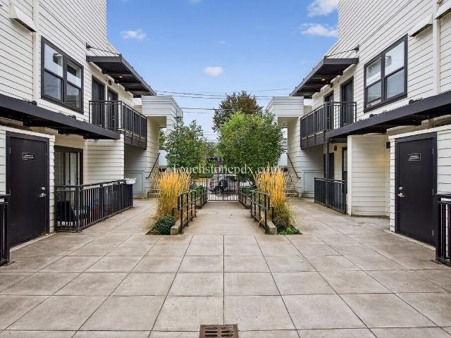 Tabor Terrace 1 Bedroom Apartment for Rent at 5635 Ne Glisan St, Portland, OR 97213 North Tabor