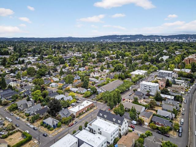 Tabor Terrace 2 Bedroom Apartment for Rent at 5635 Ne Glisan St, Portland, OR 97213 North Tabor