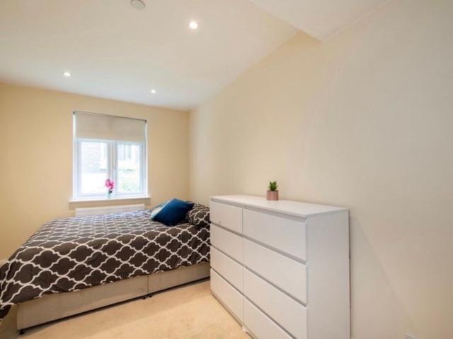 Tachbrook Street, London SW1V, Room to rent, £1,400 pcm | PrimeLocation