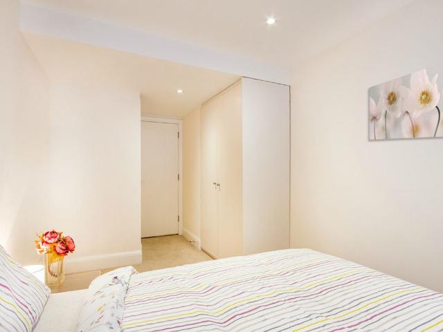Tachbrook Street, London SW1V, Room to rent, £1,400 pcm | PrimeLocation