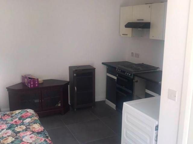 Tachbrook Road, Southall UB2, Studio to rent, £1,150 pcm | PrimeLocation