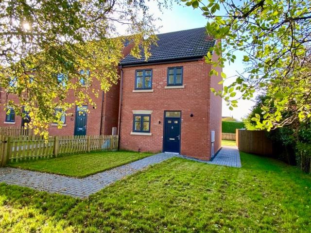 Tadgedale Avenue, Loggerheads, Nr. Market Drayton TF9, 2 bed detached house to rent, £950 pcm | PrimeLocation