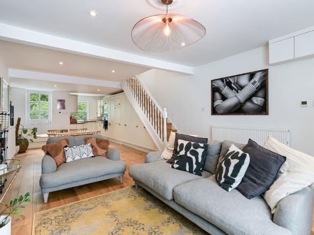 Tadmor Street W12, 2 bed maisonette to rent, £5,000 pcm | PrimeLocation