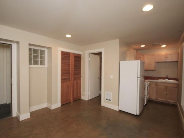 Taft Apartments Studio Apartment for Rent at 1215 E Spring St, Seattle, WA 98122 Minor