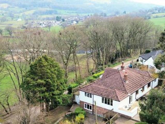 Tafarn y gelyn, Llanferres, 4 Bedroom Detached