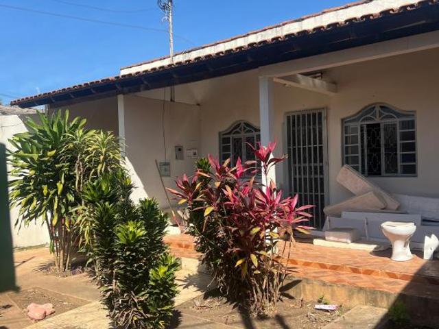 Taguatinga, casa, 4 quartos, 2 vagas, pode separar kit, QNJ 5