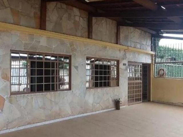 TAGUATINGA QNA 52 CASA DE 300 m² COM 3 QUARTOS 2 SUÍTES 4 VAGAS