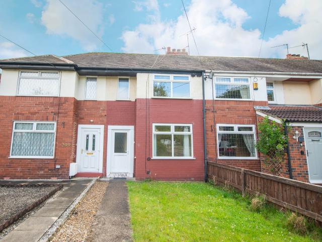 Take a look at this fantastic two bed mid terrace house on Wold Road, HU5