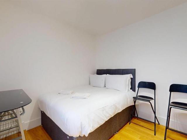 Talbot Square, London Studio to rent £1,550 pcm £358 pw