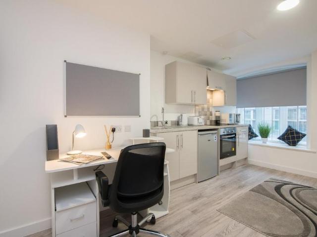 Talbot Street, Stanley House. 1 bed house to rent £1,018 pcm £235 pw