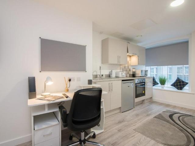 Talbot Street, Stanley House. 1 bed house to rent £1,018 pcm £235 pw
