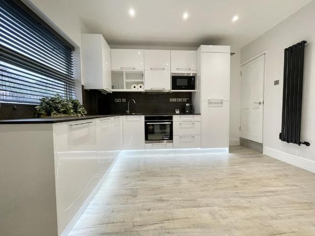 Talbot Street, Sheffield, S2 3 bed house to rent £1,390 pcm £321 pw