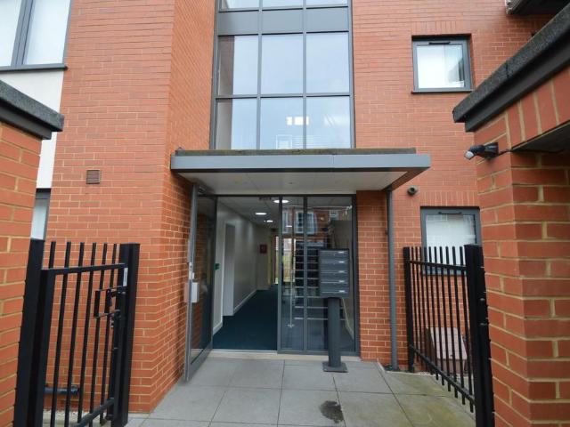 Talbot Road, Wembley 1 bed ground floor flat to rent £1,775 pcm £410 pw