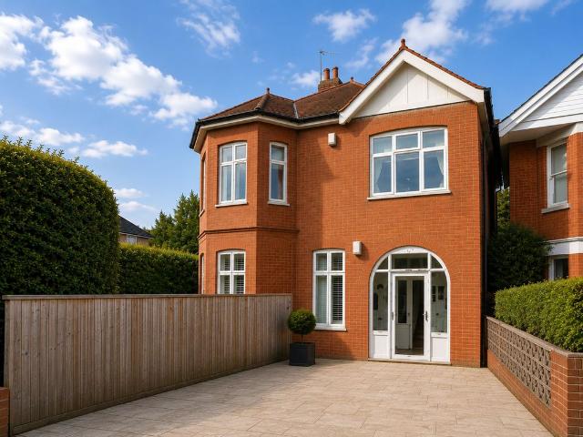 Talbot Road, Bournemouth BH9, 3 bed flat to rent, £1,450 pcm | PrimeLocation