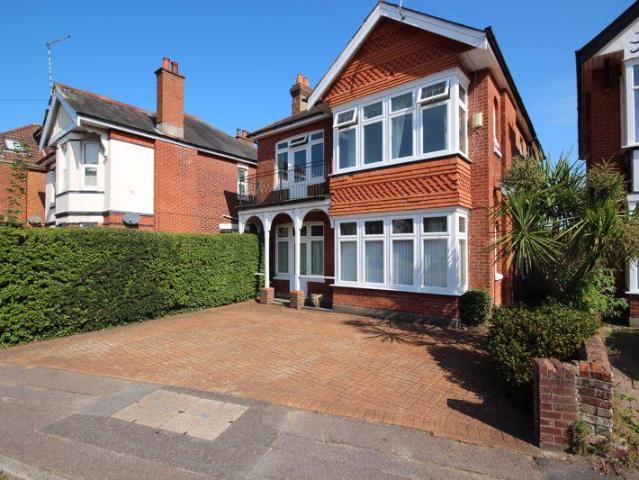 Talbot Road, Bournemouth BH9 6 bed detached house to rent £2,750 pcm £635 pw