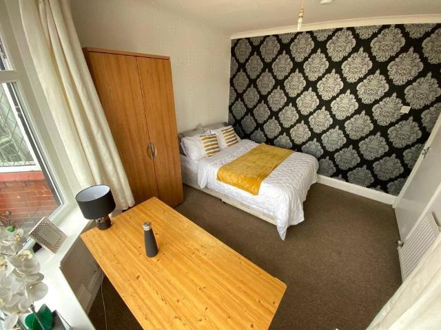 Talbot Road, Fallowfield, M14 3 bed semi detached house to rent £1,794 pcm £414 pw