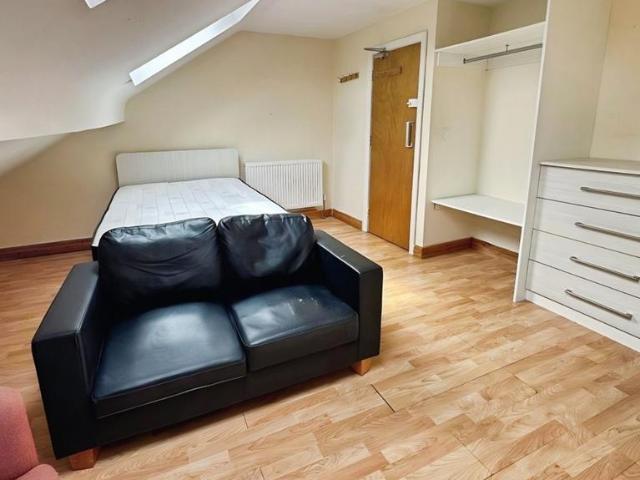 Talbot Road, Fallowfield, Manchester. 8 bed house to rent £3,466 pcm £800 pw