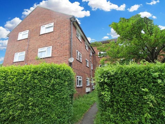 Talbot Road, Hatfield AL10, 3 bed flat to rent, £1,650 pcm | PrimeLocation