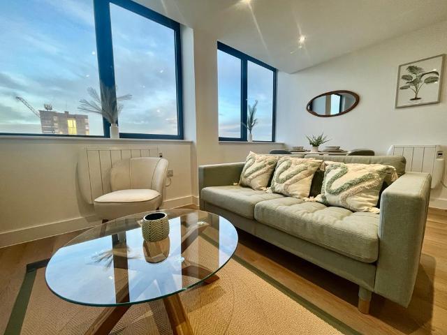 Talbot Road, Old Trafford. 2 bed apartment to rent £1,375 pcm £317 pw