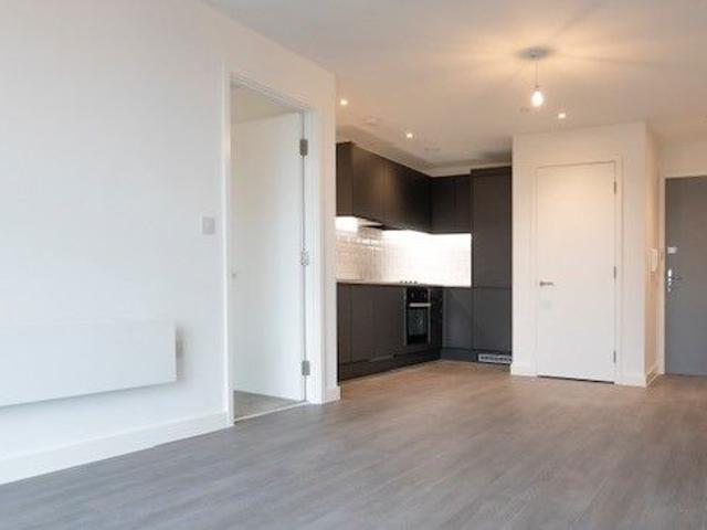 Talbot Road, Old Trafford, Manchester M16, 2 bed flat to rent, £1,450 pcm | PrimeLocation