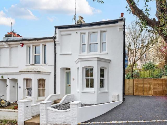 Talbot Terrace, Lewes 4 bed end of terrace house to rent £2,400 pcm £554 pw