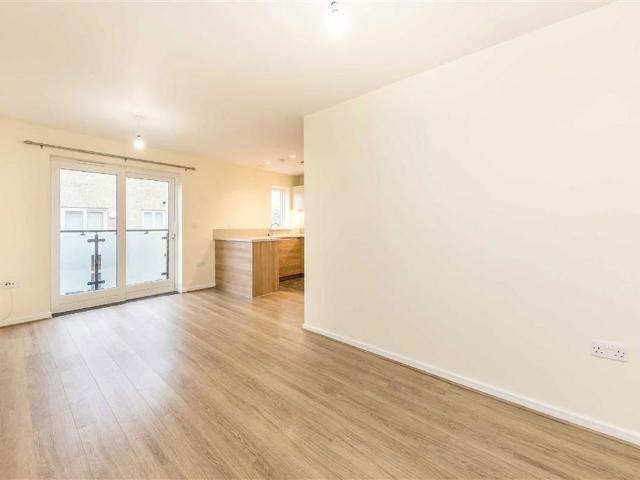 Talehangers Close, Bexleyheath DA6, 2 bed flat to rent, £1,700 pcm | PrimeLocation
