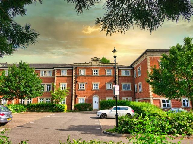 Talfourd Way, Redhill RH1, 2 bed flat to rent, £1,585 pcm | PrimeLocation