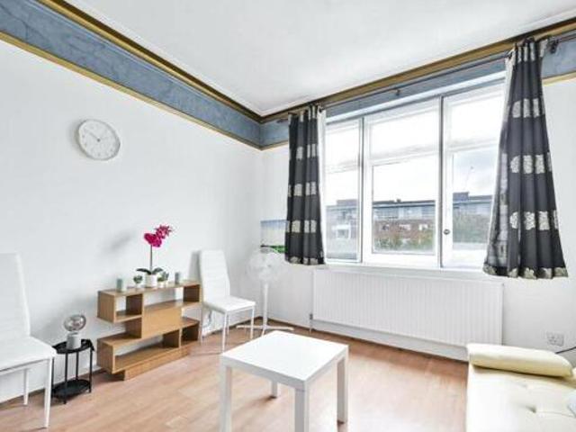Talgarth Road, Barons Court, 2 Bedroom Flat