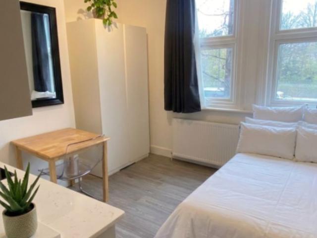 Talgarth Road, London W14, Studio to rent, £1,560 pcm | PrimeLocation