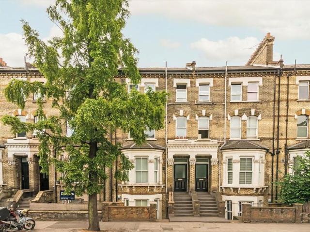Talgarth Road, London W14 Studio to rent £1,625 pcm £375 pw