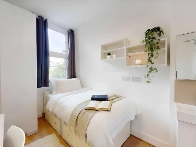 Talgarth Road, London W14, Studio to rent, £1,250 pcm | PrimeLocation