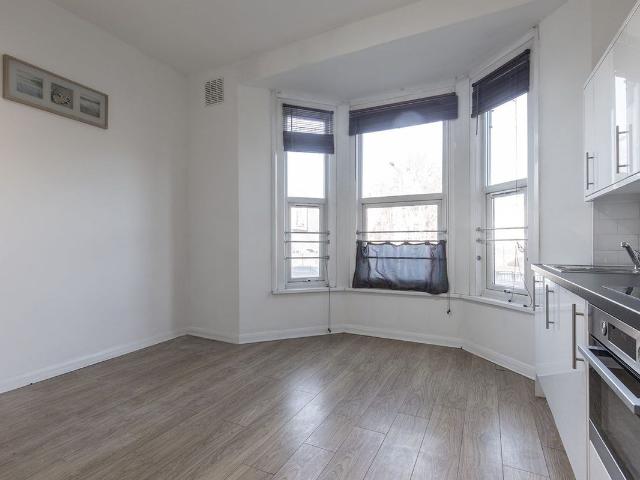 Talgarth Road, London W14, Studio to rent, £1,300 pcm | PrimeLocation