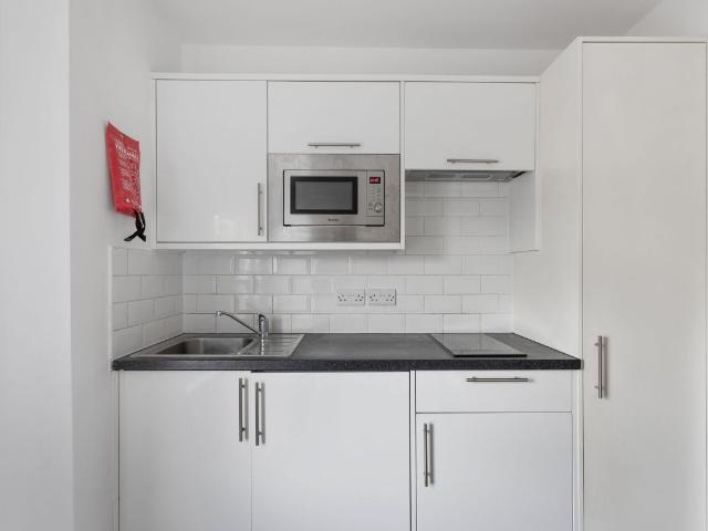 Talgarth Road, London W14, Studio to rent, £980 pcm | PrimeLocation