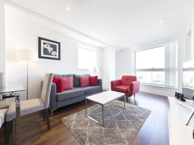 Talisman Tower, Canary Wharf E14, 3 bed flat to rent, £3,450 pcm | PrimeLocation
