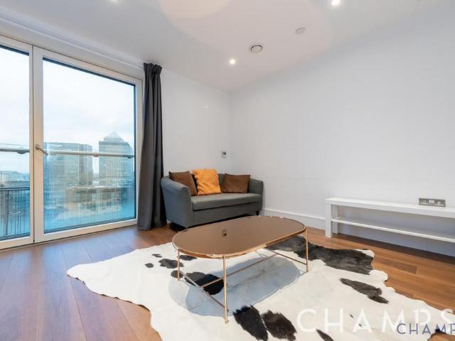 Talisman Tower, Lincoln Plaza. Studio to rent £2,145 pcm £495 pw