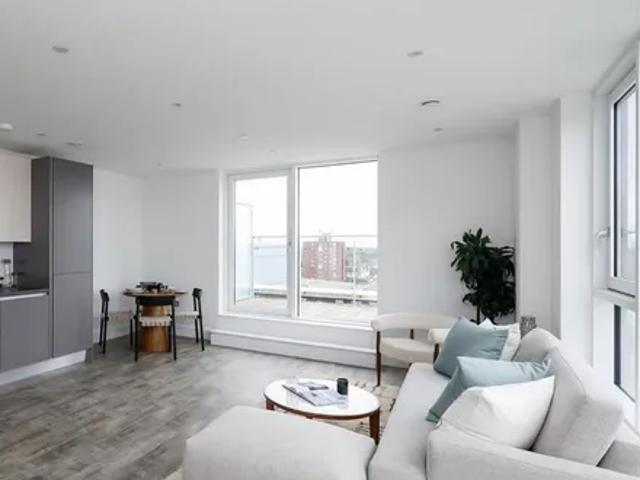 Talisker House, Hooper's Mews, London, W3 6GT, United Kingdom | 3 bed duplex for rent #137467647 | Rentberry