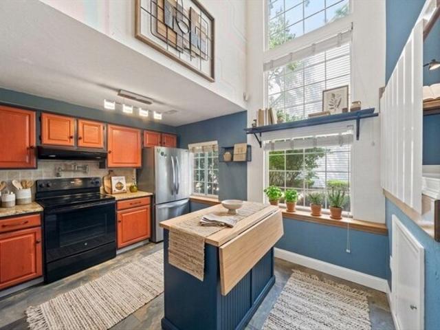 Tall Oaks Dr Unit F, Weymouth, Condo For Sale