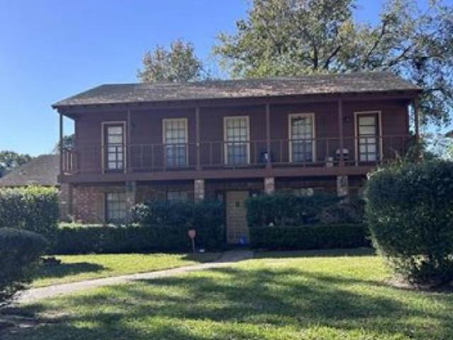 Tall Cypress Dr