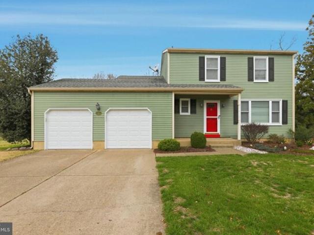 Tall Timber Ln, Burlington, Home For Sale