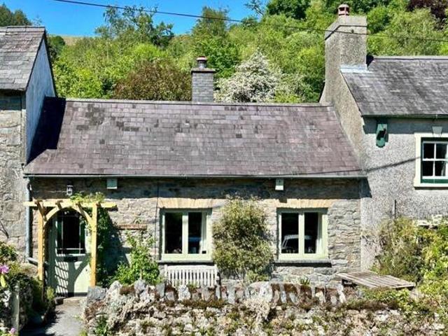 Talley, Llandeilo, 2 Bedroom Terraced