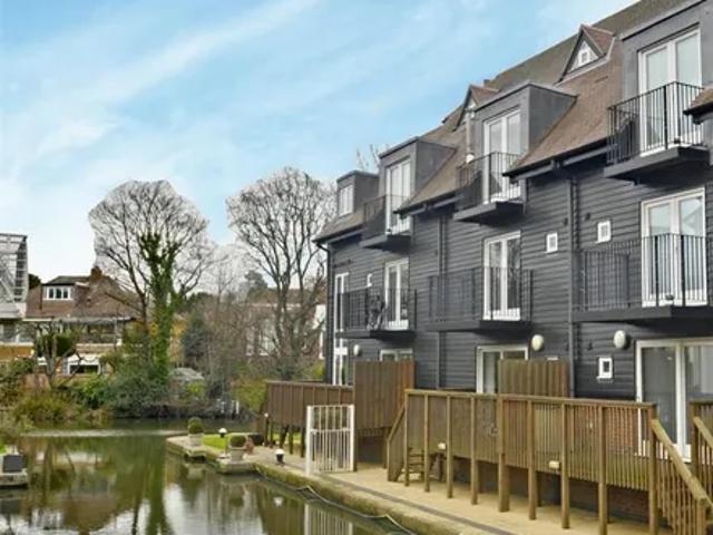 Tallow Road, London, TW8 8HR, United Kingdom | 5 bed townhouse for rent #127834655 | Rentberry