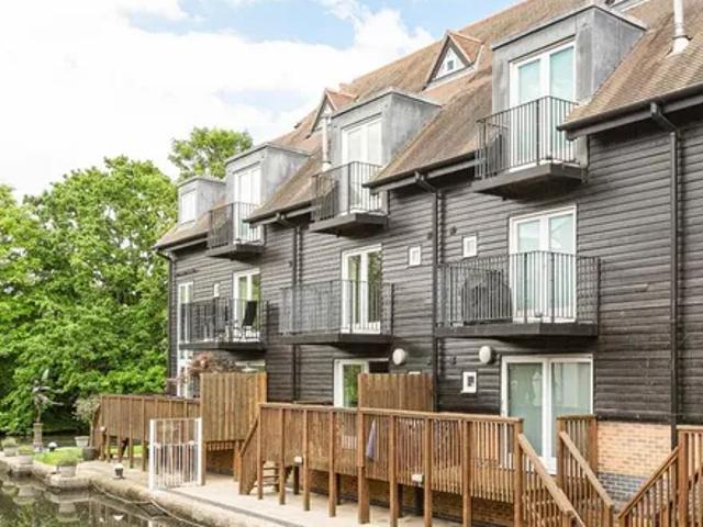 Tallow Road, London, TW8 8HR, United Kingdom | 5 bed townhouse for rent #129396702 | Rentberry
