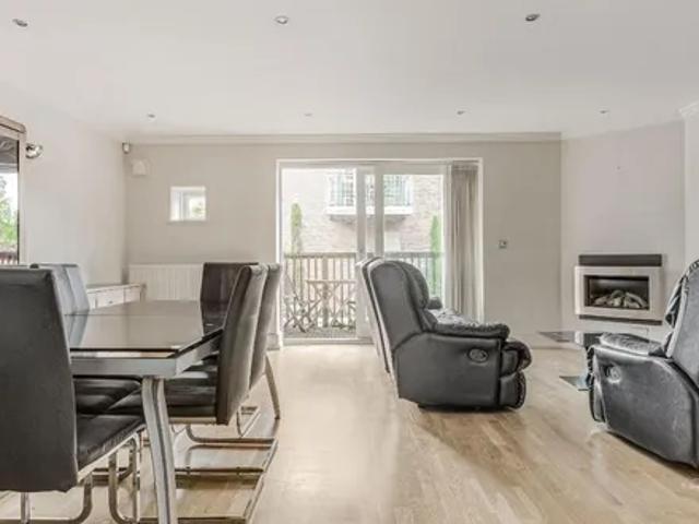 Tallow Road, London, TW8 8HR, United Kingdom | 5 bed townhouse for rent #123516979 | Rentberry