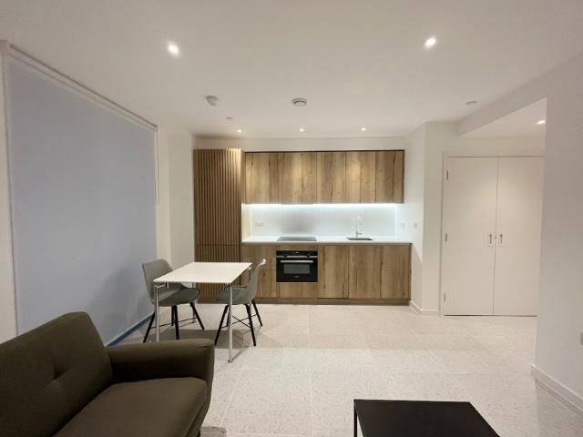 Tapestry Way, London E1, 1 bed flat to rent, £2,250 pcm | PrimeLocation
