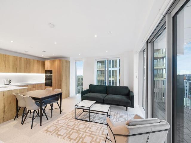 Tapestry Way, London E1, 2 bed flat to rent, £3,120 pcm | PrimeLocation