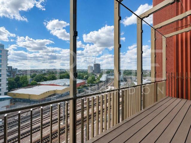 Tapestry Apartments, 1 Canal Reach, Kings Cross N1C, 3 bed flat to rent, £7,999 pcm | PrimeLocation